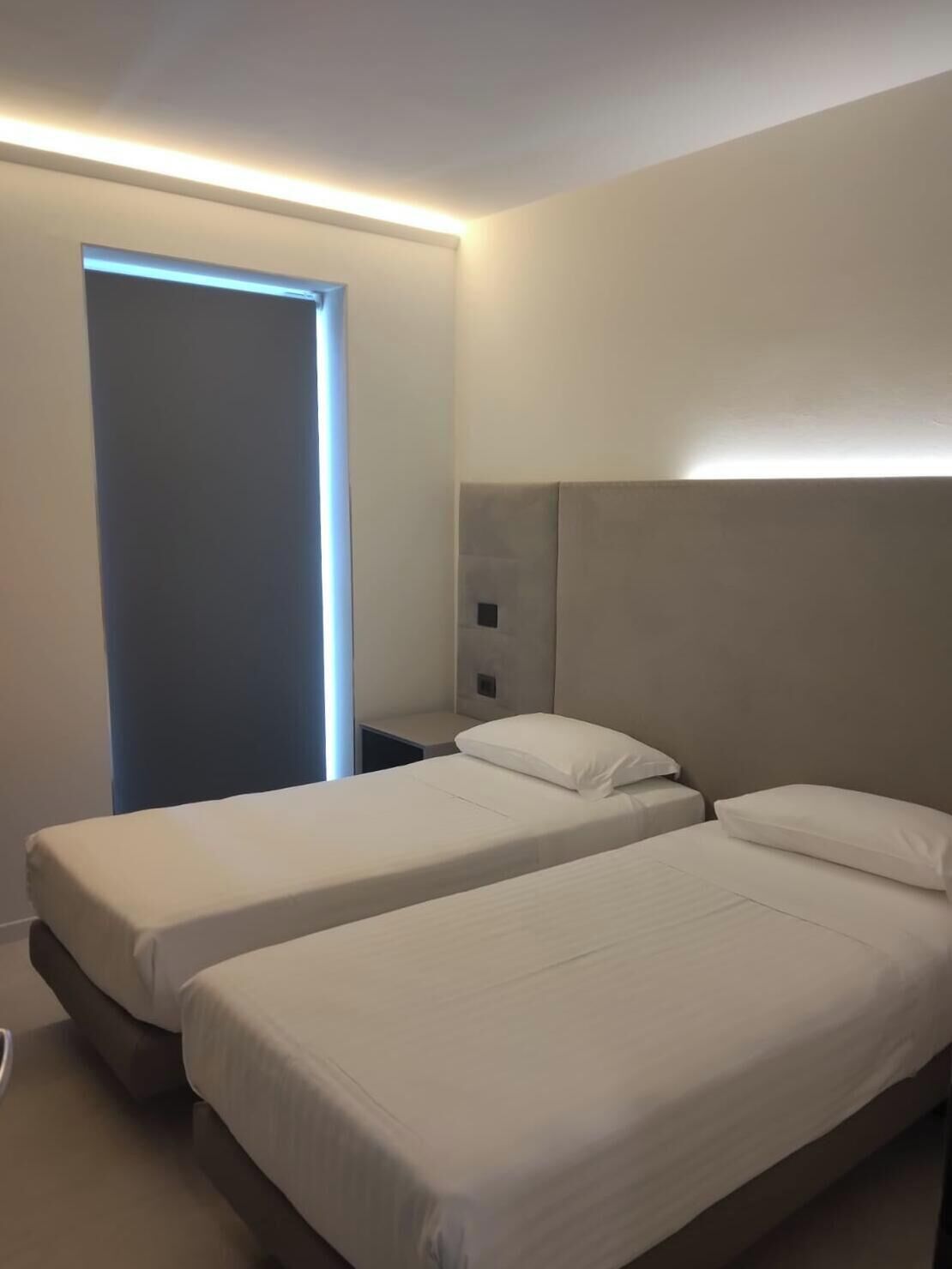 Minibar, cofre no quarto, secretária, Wi-fi grátis 