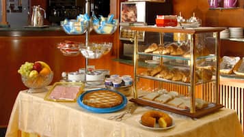 Café da manhã (EUR 4 por pessoa)