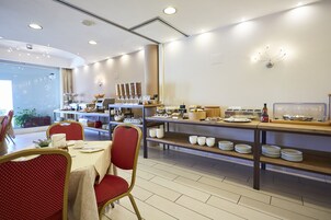 Pequeno-almoço tipo buffet diário incluído 