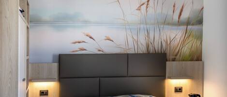 Quarto superior | Frigobar, cofres nos quartos, escrivaninha