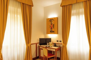 Quarto casal standard | Frigobar, cofres nos quartos, cortinas blackout, quartos à prova de som