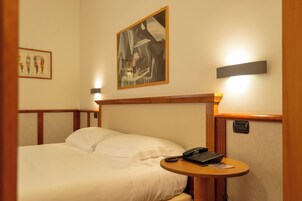 Quarto casal standard | Frigobar, cofres nos quartos, cortinas blackout, quartos à prova de som