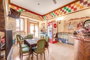 Snack-bar