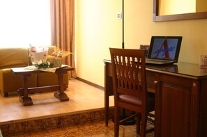 TV LED 30 polegadas com canais digitais, TV, filmes pagos