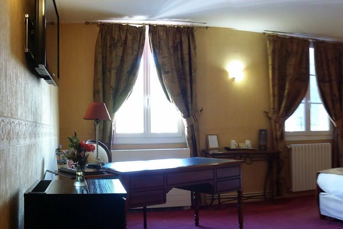 Quarto de Luxo (2 personnes) | Minibar, cofre no quarto, secretária, quartos insonorizados 