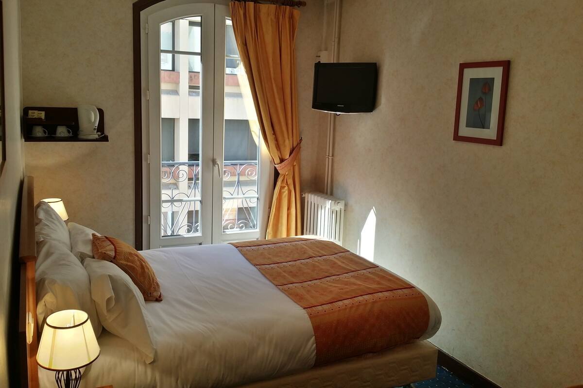 Quarto Standard (2 personnes) | Minibar, cofre no quarto, secretária, quartos insonorizados 