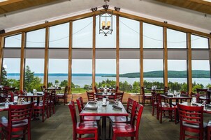 Pequenos-almoços e jantares servidos 