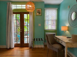Quarto Clássico | Roupas de cama premium, ferros/tábuas de passar roupa, Wi-Fi de cortesia