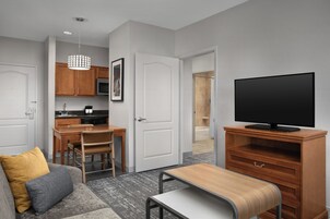 Secretária, secretária adequada para computadores portáteis 