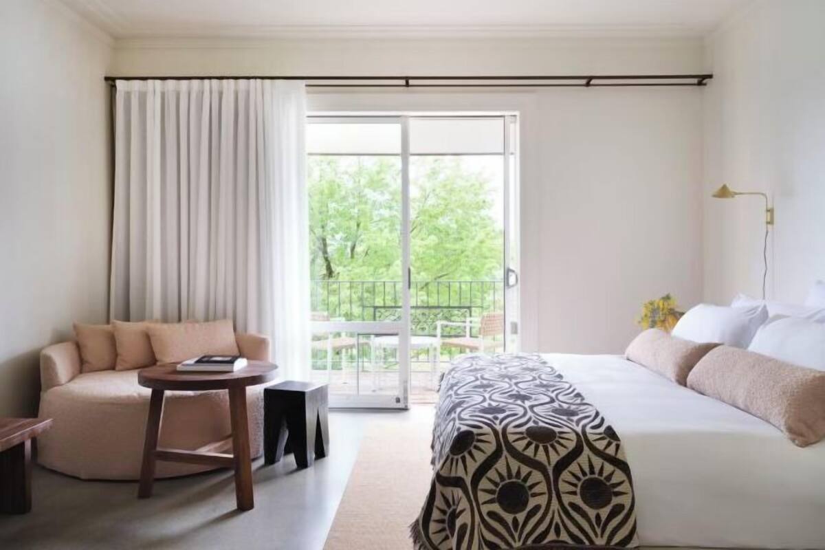 Roupas de cama premium, frigobar, individualmente decorados