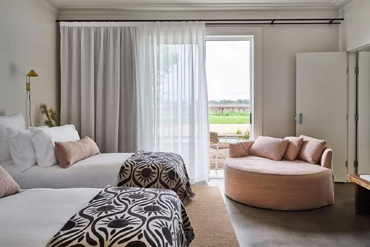 Roupas de cama premium, frigobar, individualmente decorados