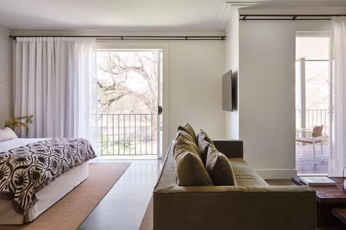 Roupas de cama premium, frigobar, individualmente decorados