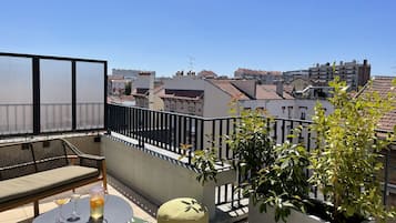 Estúdio Superior, 1 cama queen-size | Secretária, cortinas/cortinados opacos, Wi-fi grátis
