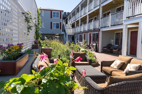 Mv Surfside Hotel - Falmouth, MA