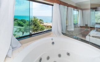 Quarto Master | Banheira de hidromassagem privativa