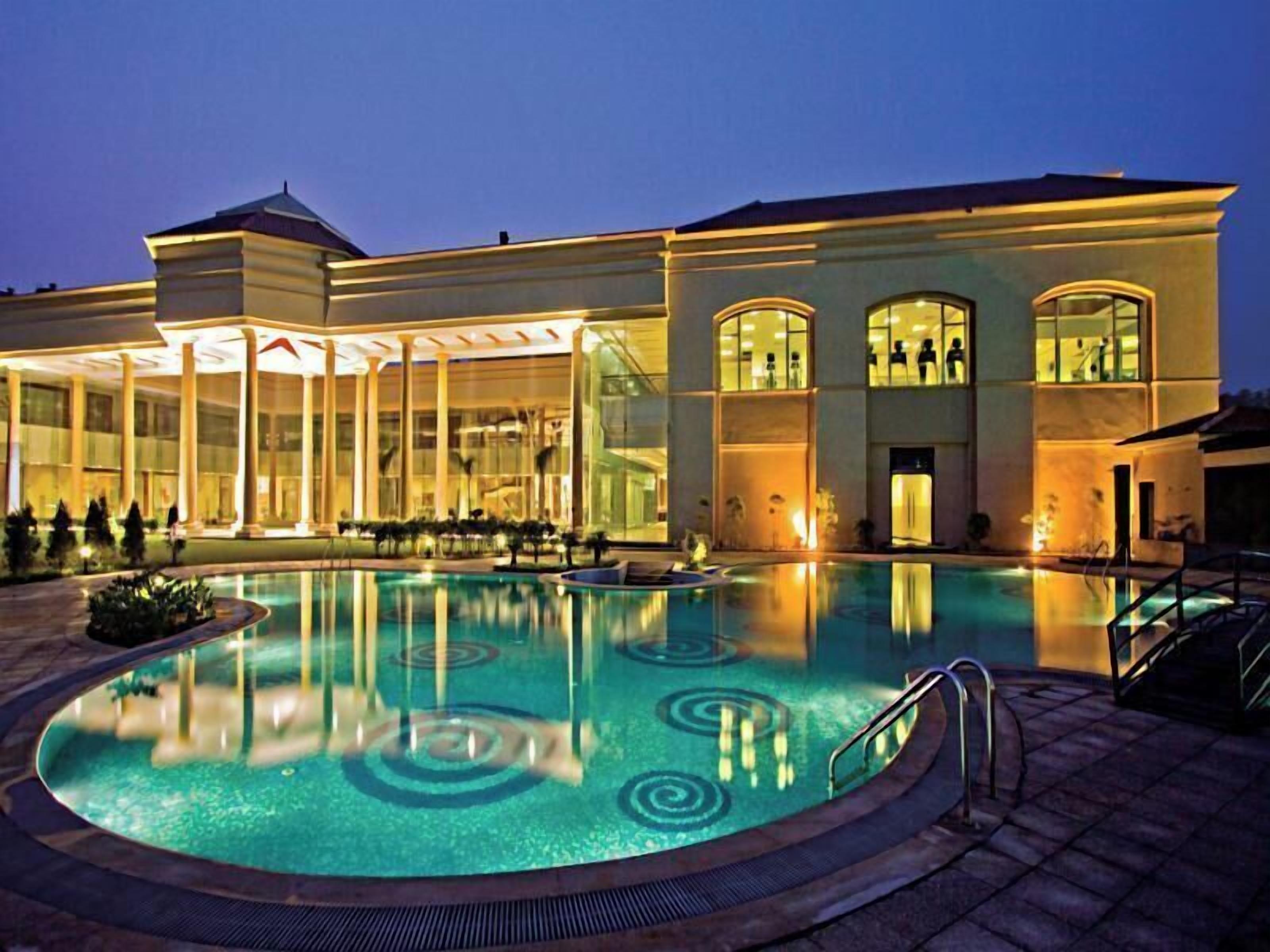 Piscina | Piscina exterior, da(s) 7:00 à(s) 19:00, guarda-sóis, espreguiçadeiras 