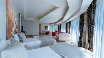 King Suite Sea View with Jacuzzi | Roupas de cama antialérgicas, frigobar (abastecido com itens grátis)