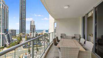 3 Bedroom 2 Bathroom Sub Penthouse | Vista da varanda