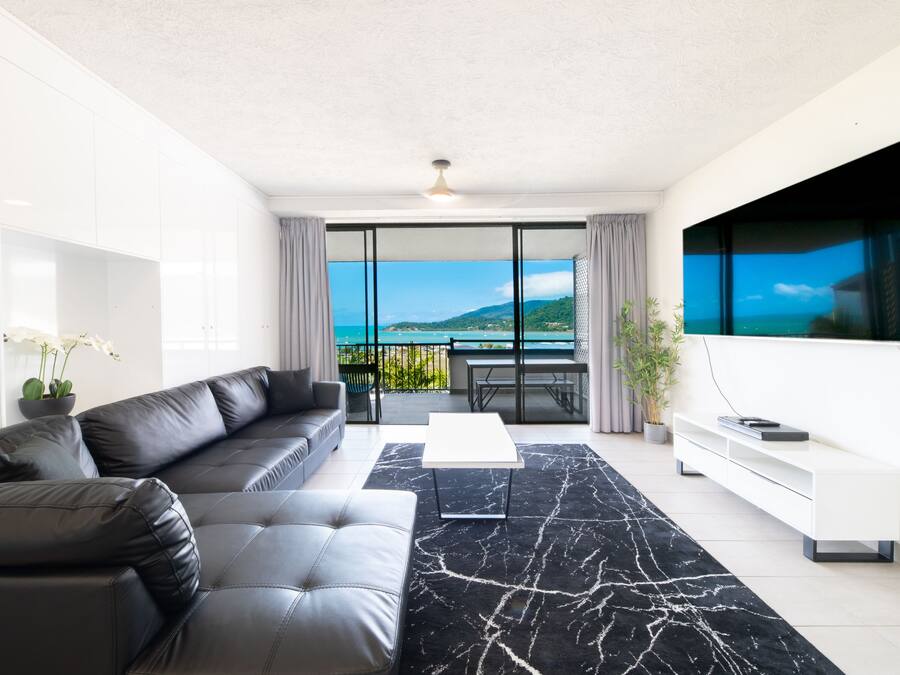 Apartamento superior, 1 quarto, vista para o oceano | Área de estar | TV 0 polegadas com canais digitais