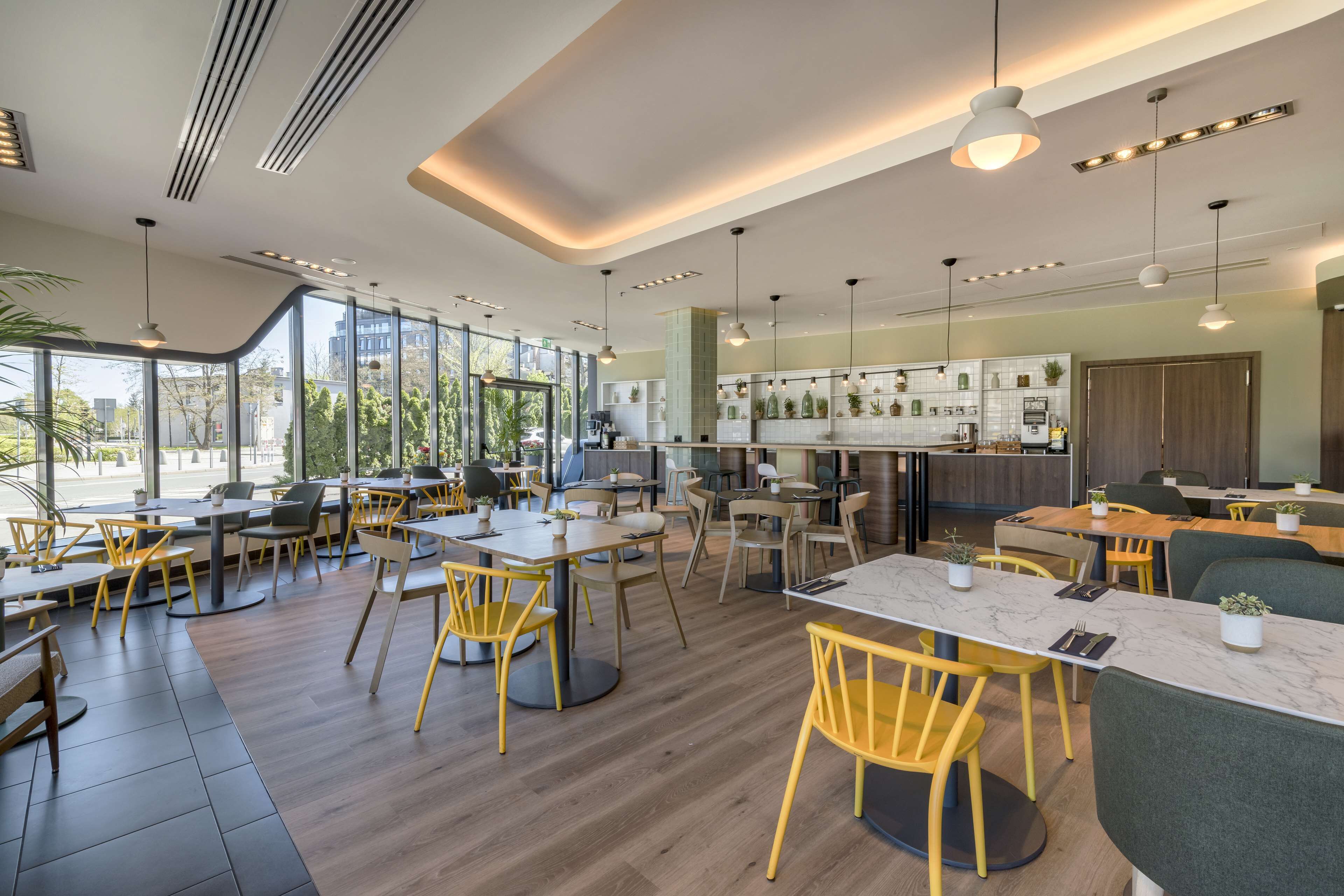 Pequeno-almoço tipo buffet diário (80 PLN por pessoa) 