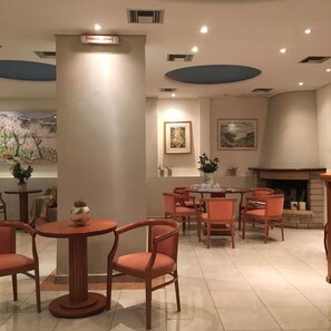 Área de estar no saguão