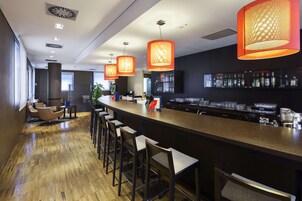 2 bares/lounges, este bar de cocktails 