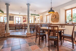 Café da manhã, almoço e jantar