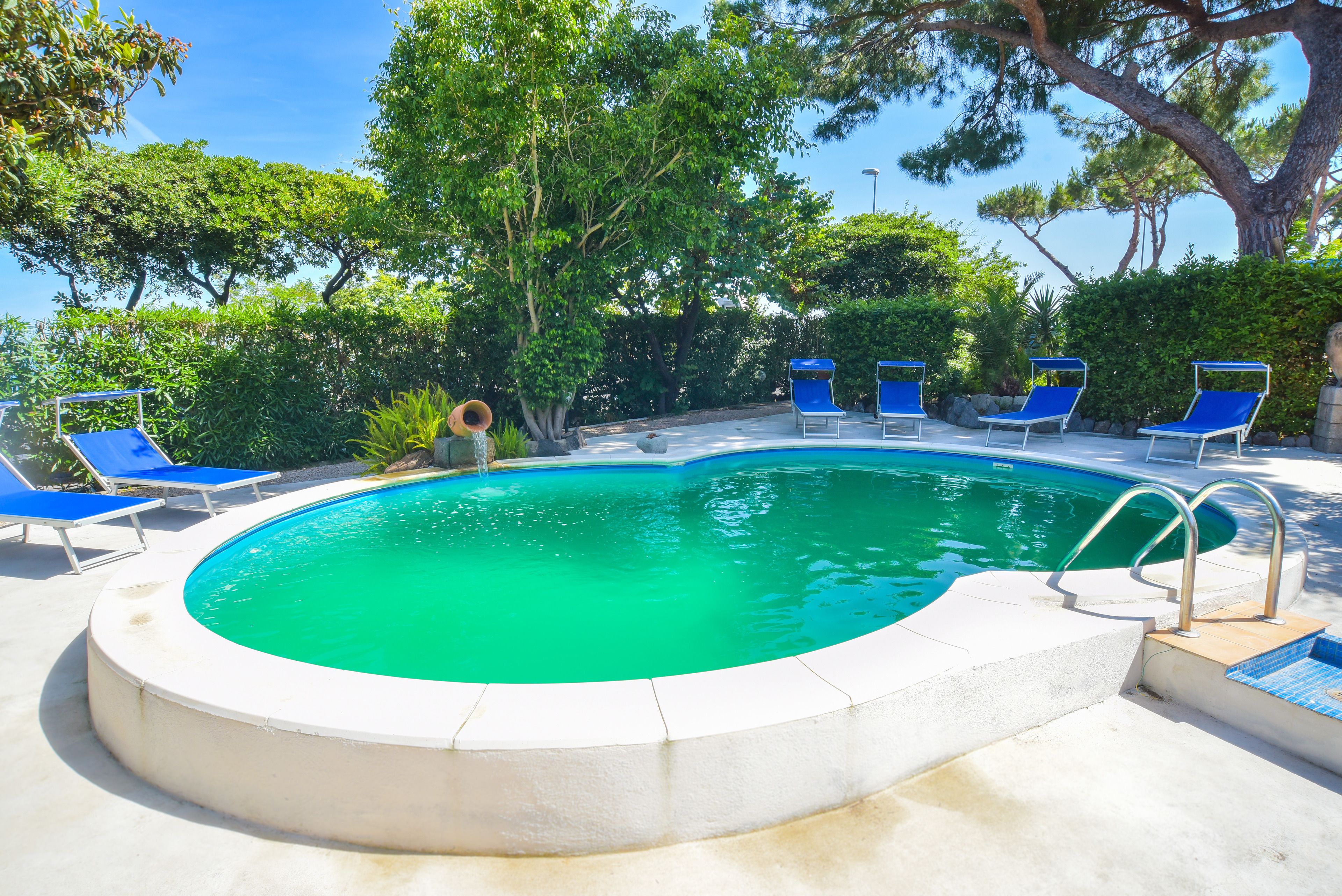 Piscina interior, piscina exterior 