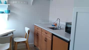 Quarto (Wisteria cottage ) | Cozinha privada | Uma cafeteira/bule