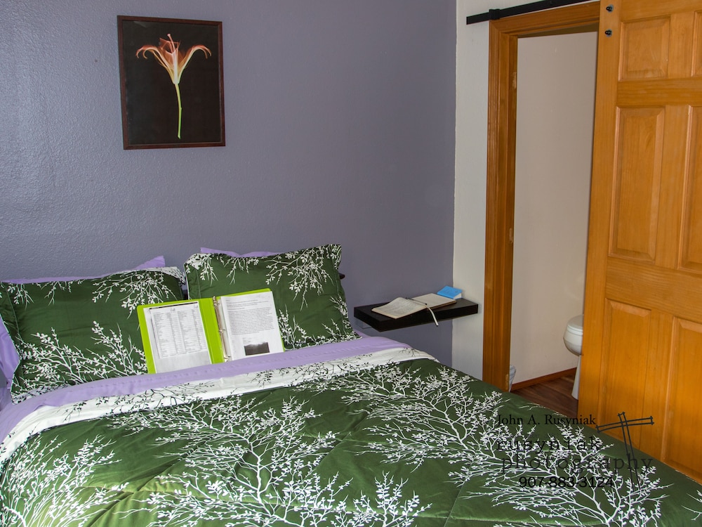 A Hyde Away Inn B&b - Alaska