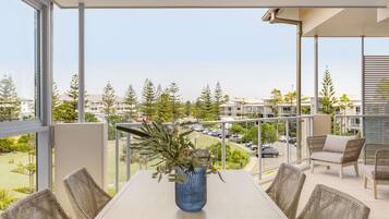 Apartamento, 3 quartos (Bale) | Cofres nos quartos, ferros/tábuas de passar roupa, Wi-Fi de cortesia