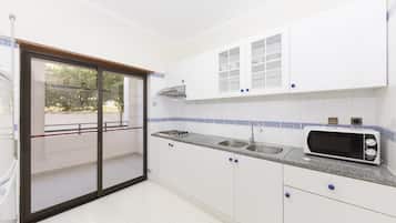 Cortinas/cortinados opacos, berços/camas para crianças grátis