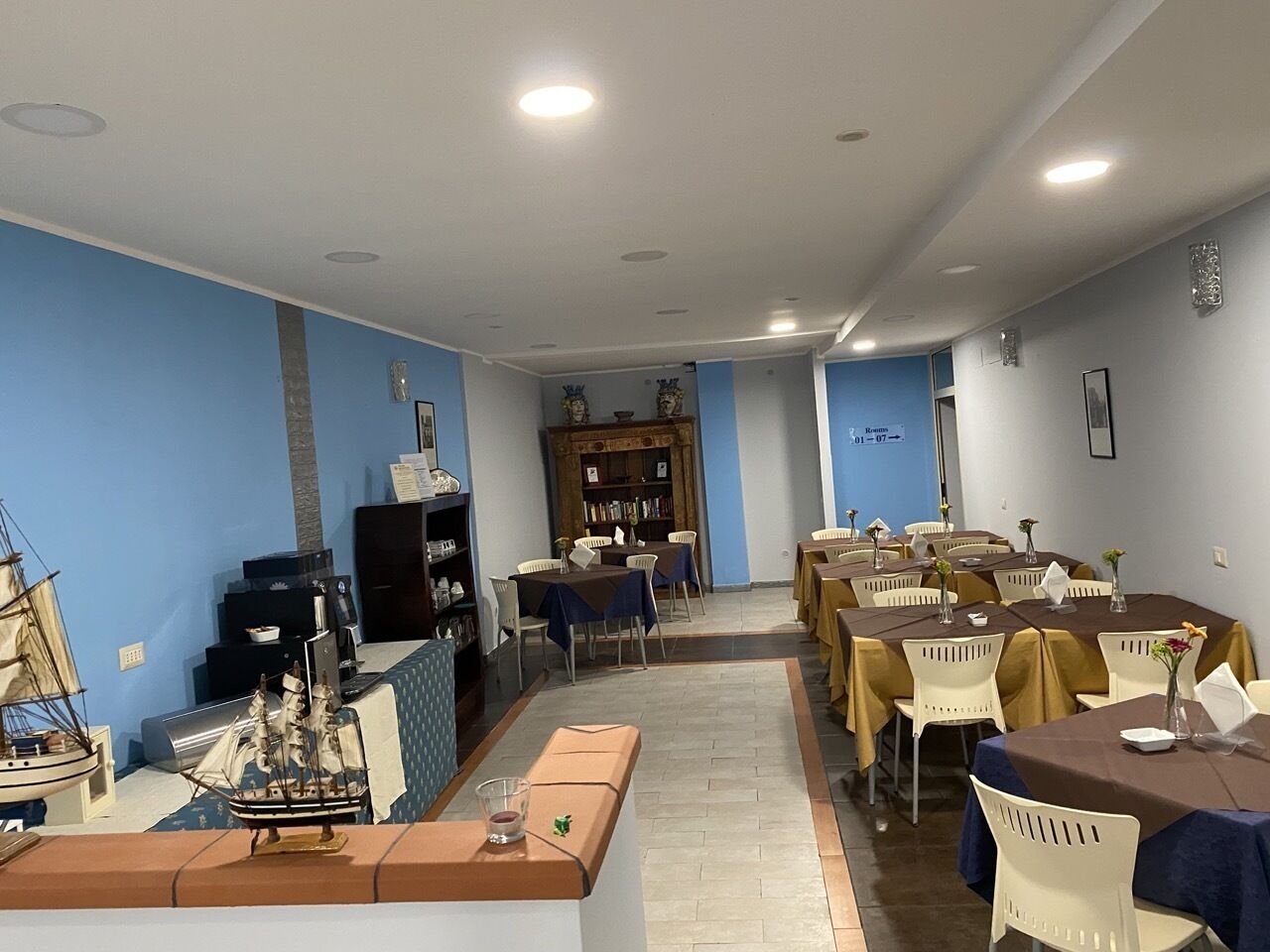 Café da manhã com buffet todos os dias mediante uma taxa
