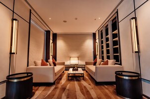 Área de estar no saguão