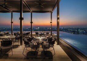 2 restaurantes, cozinha internacional 