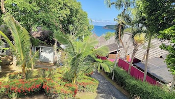 Fachada do alojamento (tarde/noite)