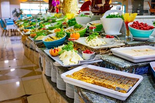 5 restaurantes, pequenos-almoços servidos, cozinha à base de marisco