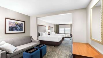 Quarto Standard, 2 camas queen-size, não fumadores | Com decoração personalizada, com mobília individualizada, secretária