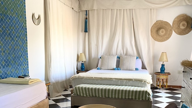 1 quarto, roupa de alta qualidade, cofre no quarto