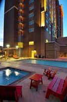 Piscina exterior, da(s) 7:00 à(s) 22:00, espreguiçadeiras 