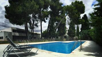 Piscina exterior sazonal