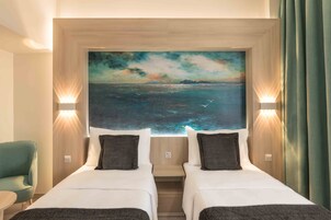 Quarto casal ou duplo standard | Roupas de cama premium, escrivaninha, cortinas blackout