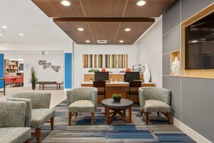 Área de estar no saguão