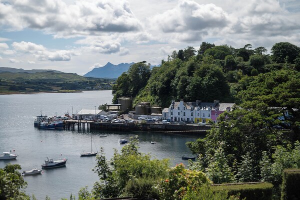 Coolin View Guest Rooms - Portree