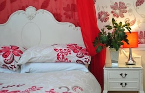 Roupa de cama fornecida 