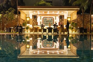 Bar junto à piscina