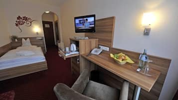 Quarto solteiro | Cofres nos quartos, escrivaninha, Wi-Fi de cortesia, roupa de cama