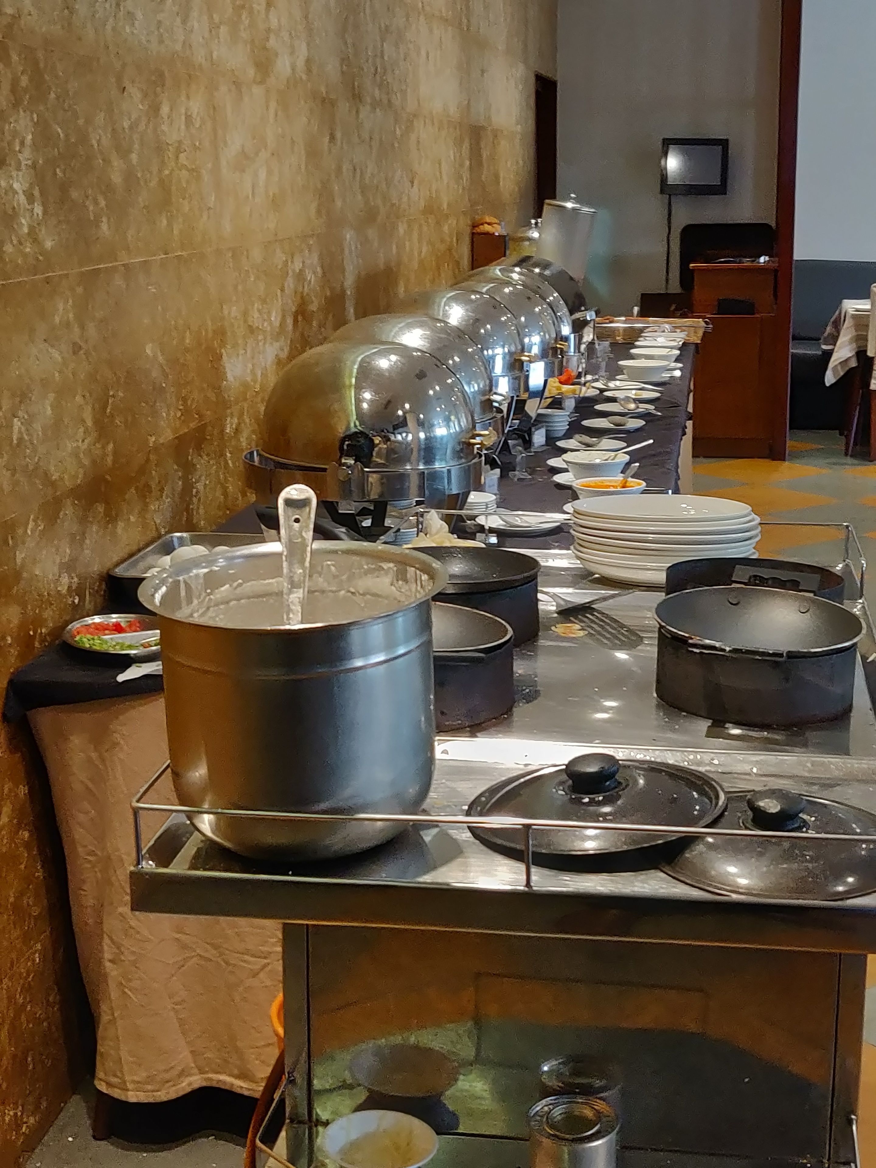 Café da manhã com buffet todos os dias mediante uma taxa