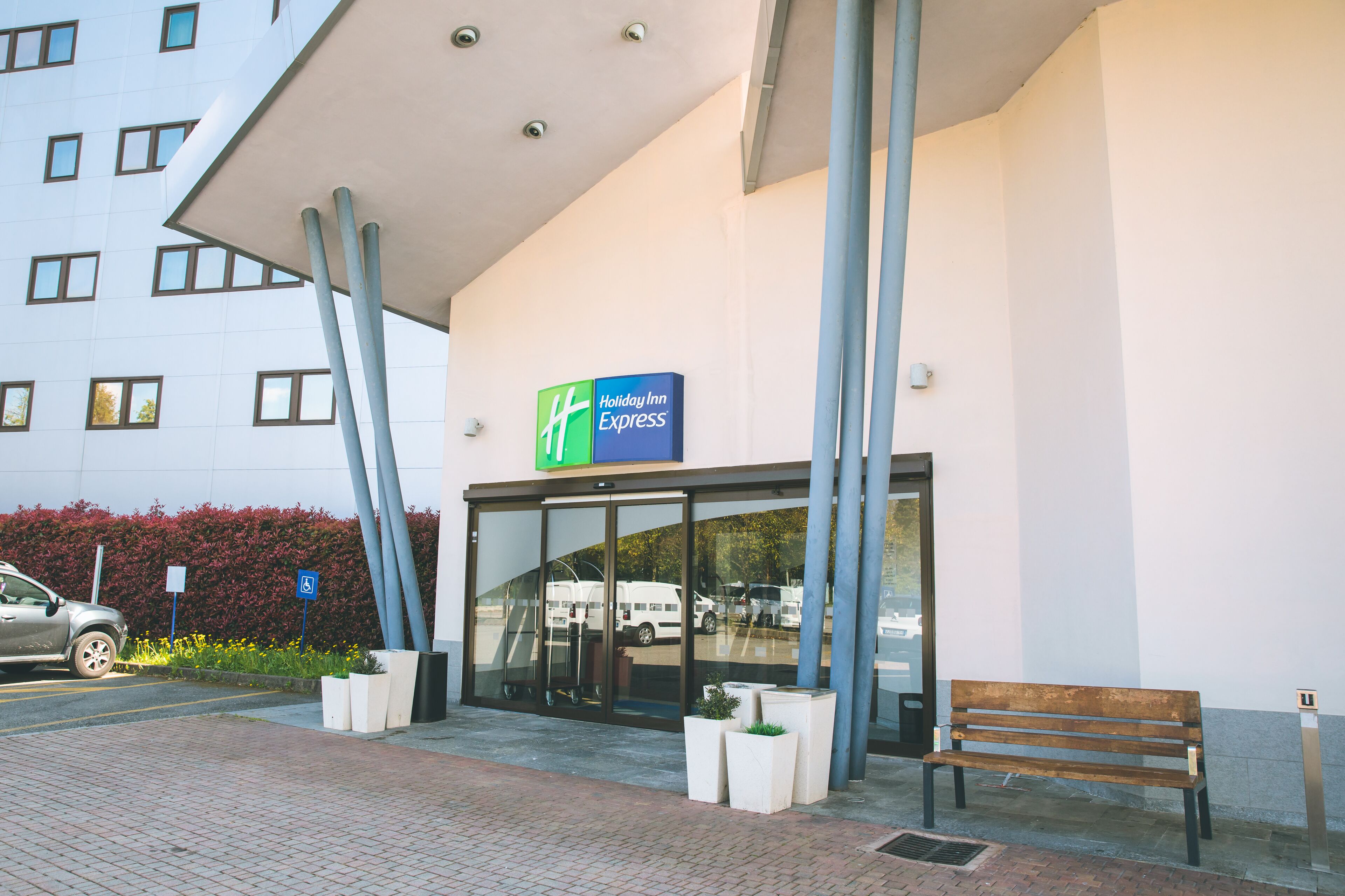 Holiday Inn Express Milan - Malpensa Airport, an IHG Hotel Reviews ...