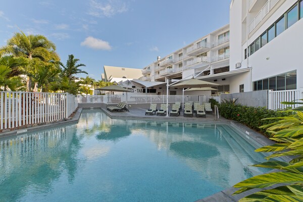 Airlie Beach Hotel - Airlie Beach